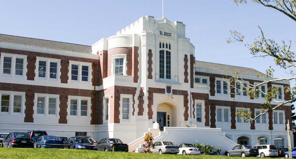 Takapuna School